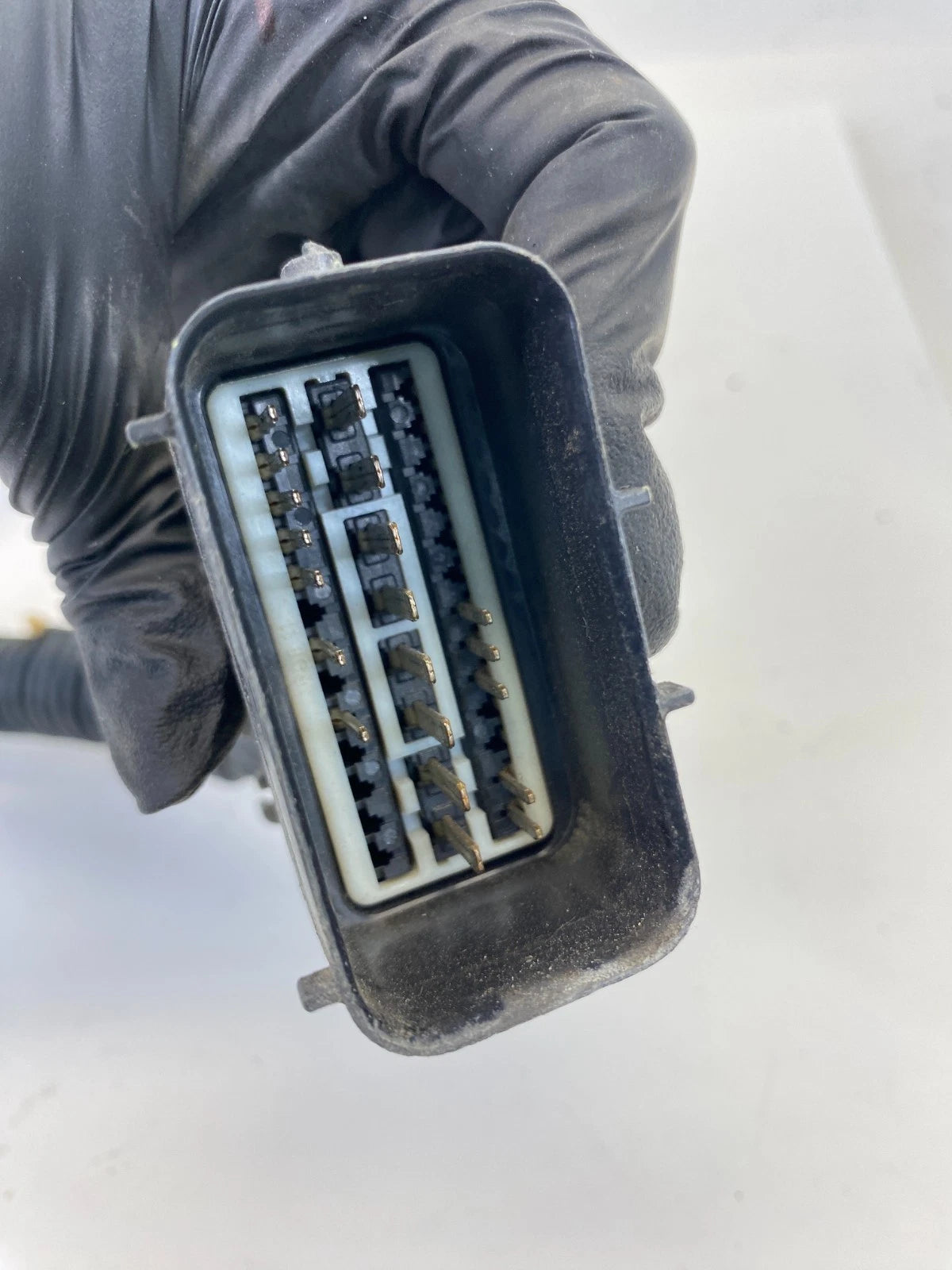 13-15 FORD EXPLORER POSITIVE BATTERY CABLE FUSE TERMINAL BLOCK BB5T-14 ...